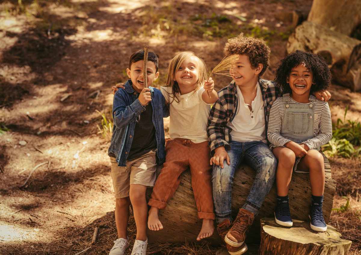Unstructured Play Benefits & Ideas: Boost Your Kid's Creativity